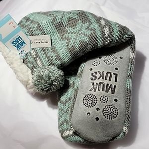 Muk Luks | Accessories | Nwt Muk Luks Slipper Tall Socks Grippers Knit ...